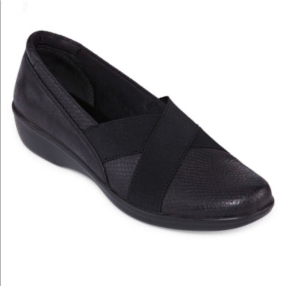 Yuu | Shoes | New Yuu Womens Darling Slipon Shoe In Black | Poshmark
